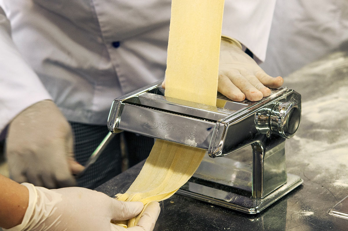 Learn About Pasta Machines